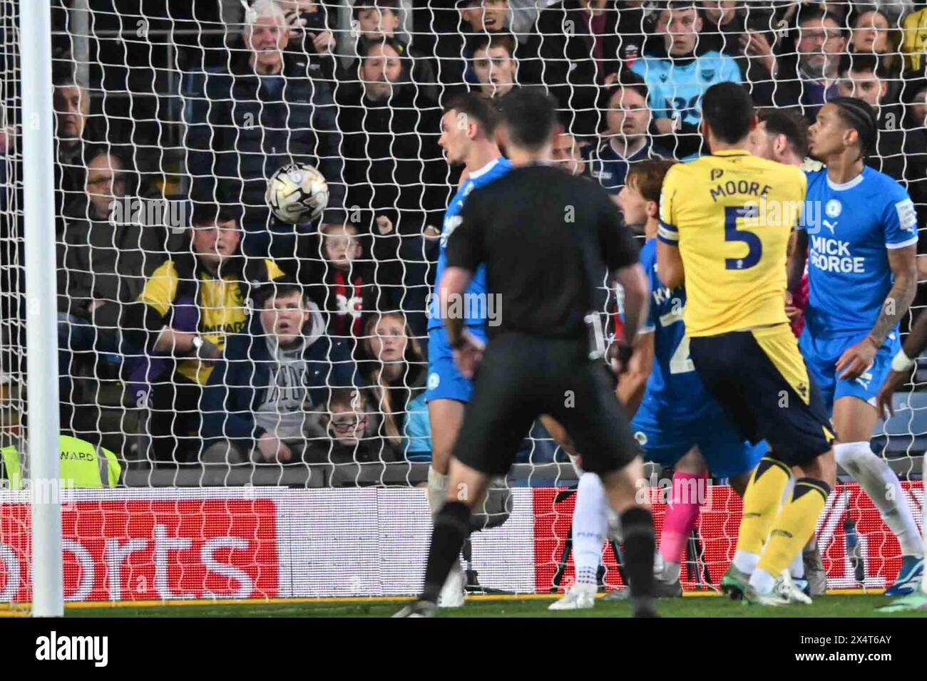 Elliot Moore (5 Oxford United) heads in first goal during the Sky Bet ...