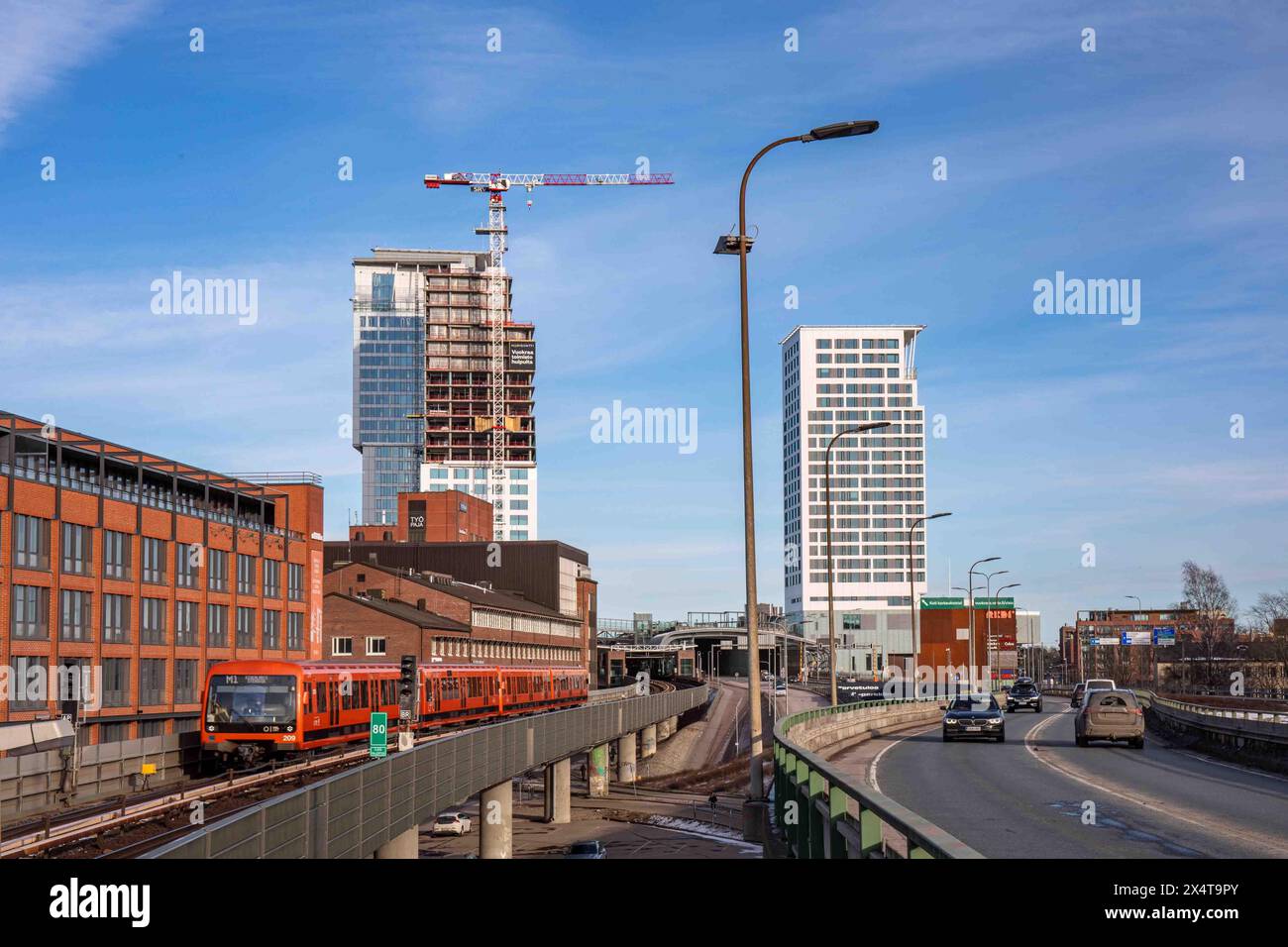 Metro train, Junatie Bridge, Horisontti and Visio under construction in ...