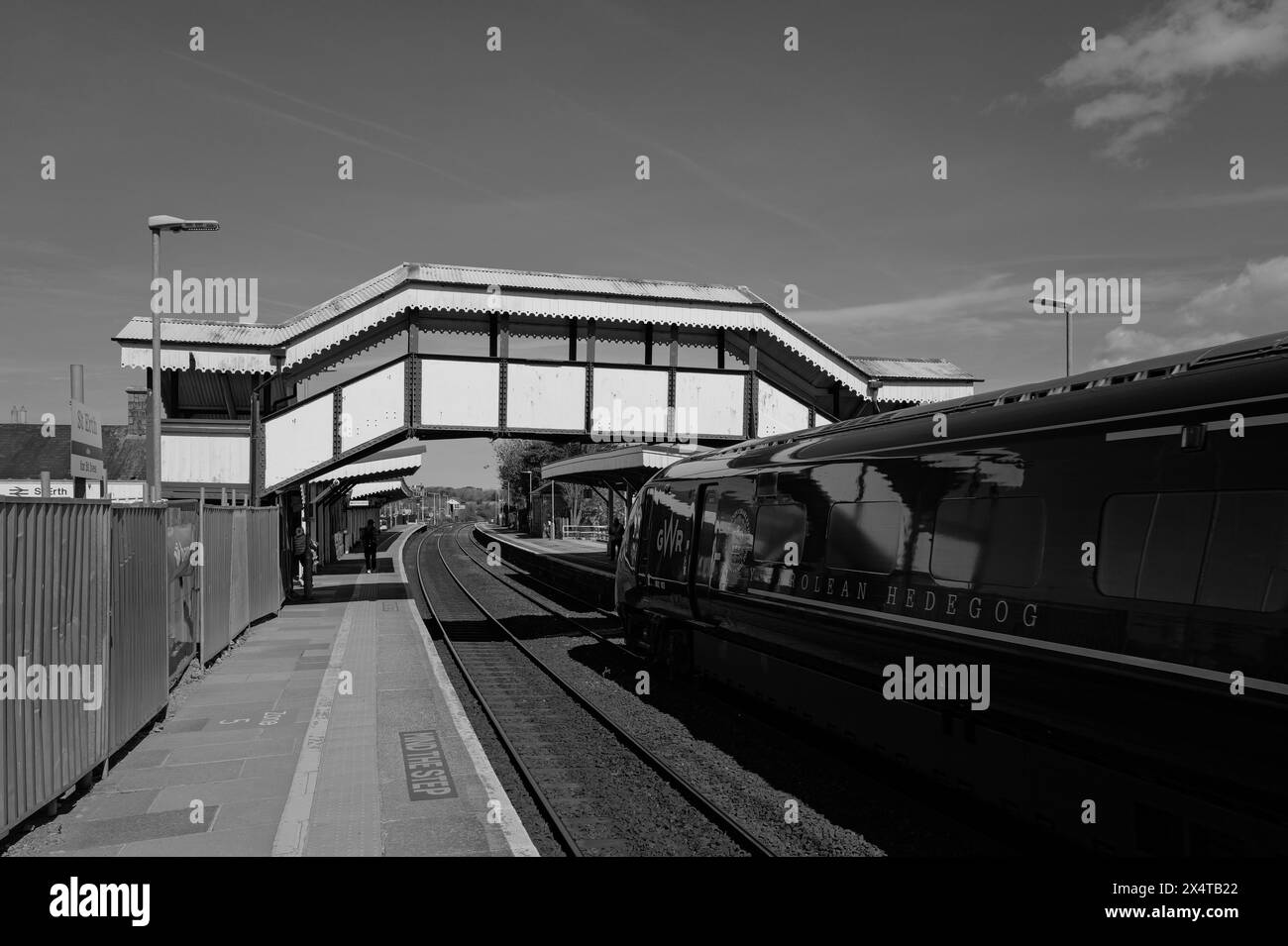 ST ERTH RAILWAY STATION AND VICTORIAN RAIL FOOTBRIDGE GRADE II LISTED ...