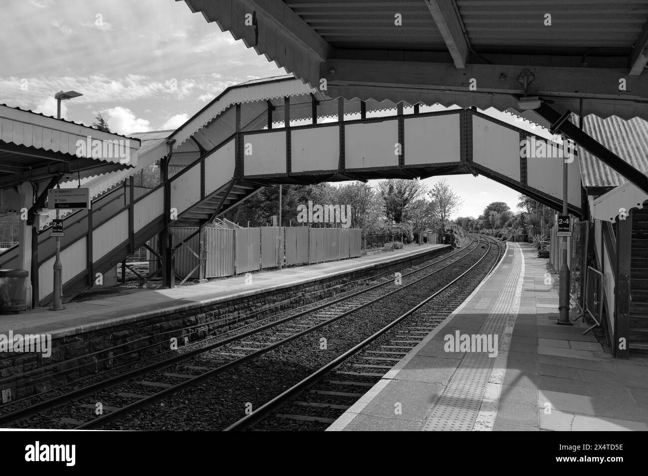ST ERTH RAILWAY STATION AND VICTORIAN RAIL FOOTBRIDGE GRADE II LISTED ...
