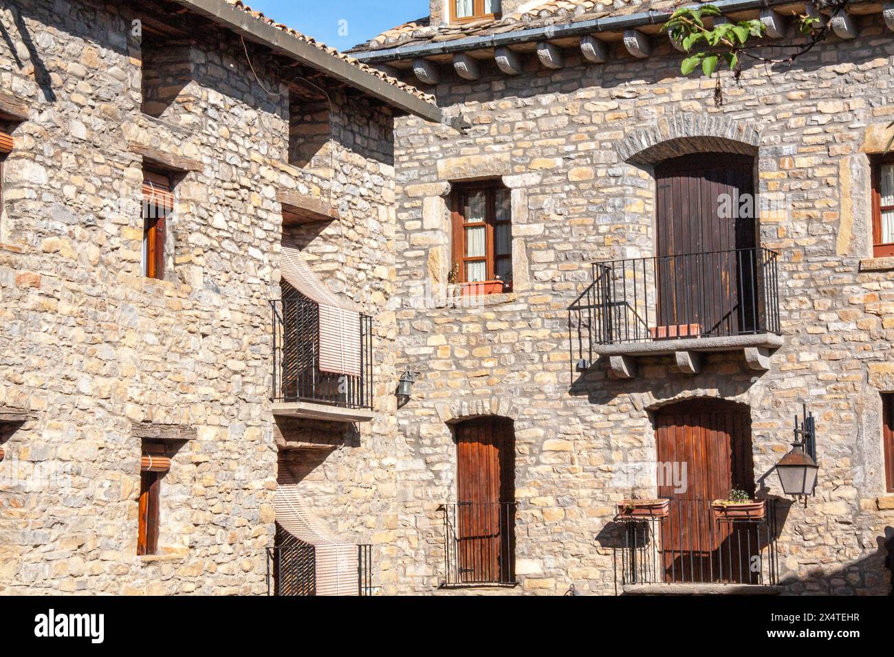 Romanesque house wall hi-res stock photography and images - Alamy