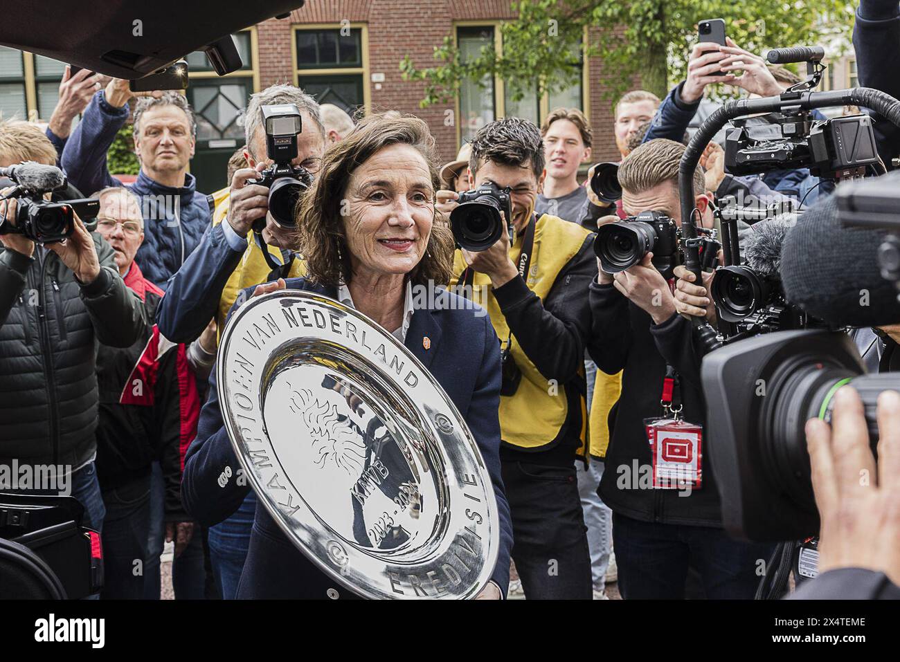 Marianne van leeuwen knvb hi-res stock photography and images - Alamy