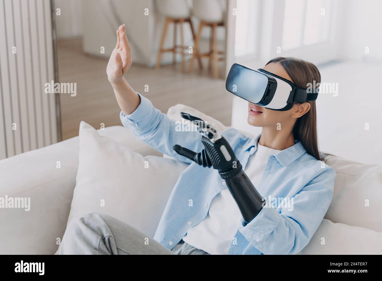 Cybernatic arm hi-res stock photography and images - Alamy