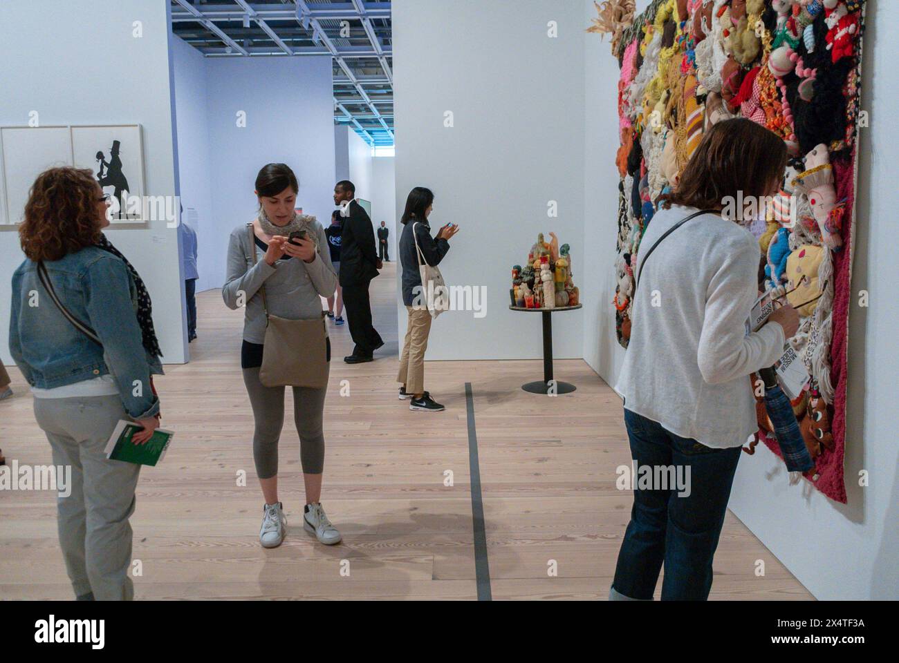 New York City, NY, USA, Crowd People, Tourists, Visiting inside ...