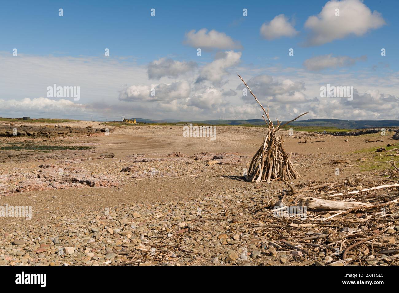 What looked like to a unlit bonfire was a hide Stock Photo - Alamy