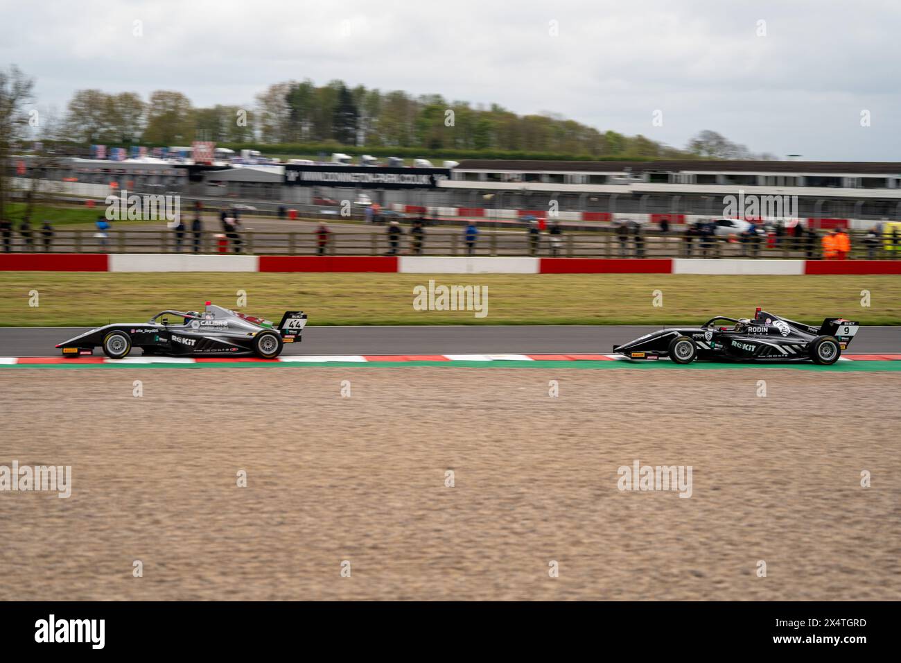 Ella LLOYD 44 JHR Developments & Abbi PULLING 4 Rodin Motorsport Race 1 ...