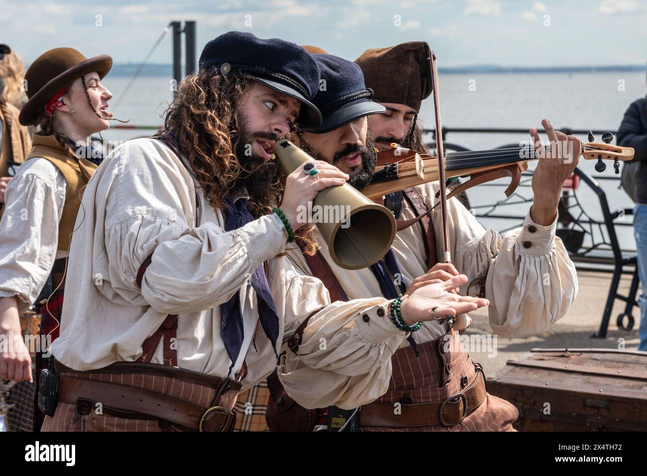 Yamaha electric violin hi-res stock photography and images - Alamy