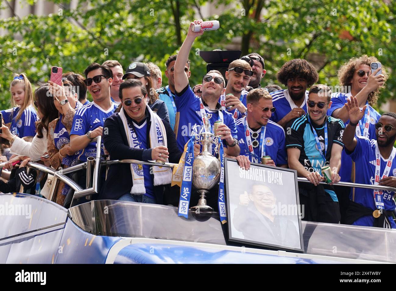 Jamie Vardy catches a can of Stell Artois thrown by a member of crowd ...