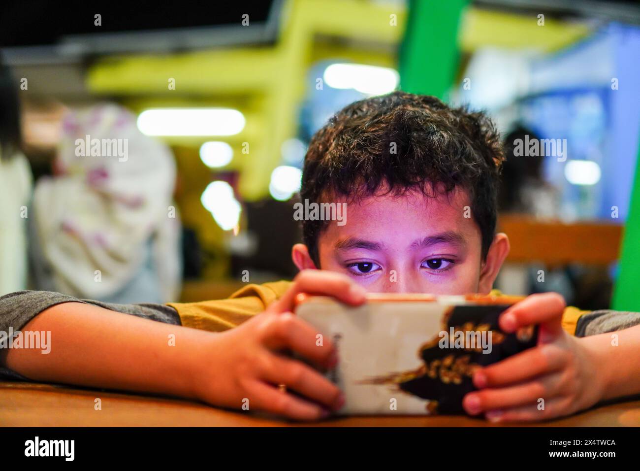 Mobile games hi-res stock photography and images - Alamy