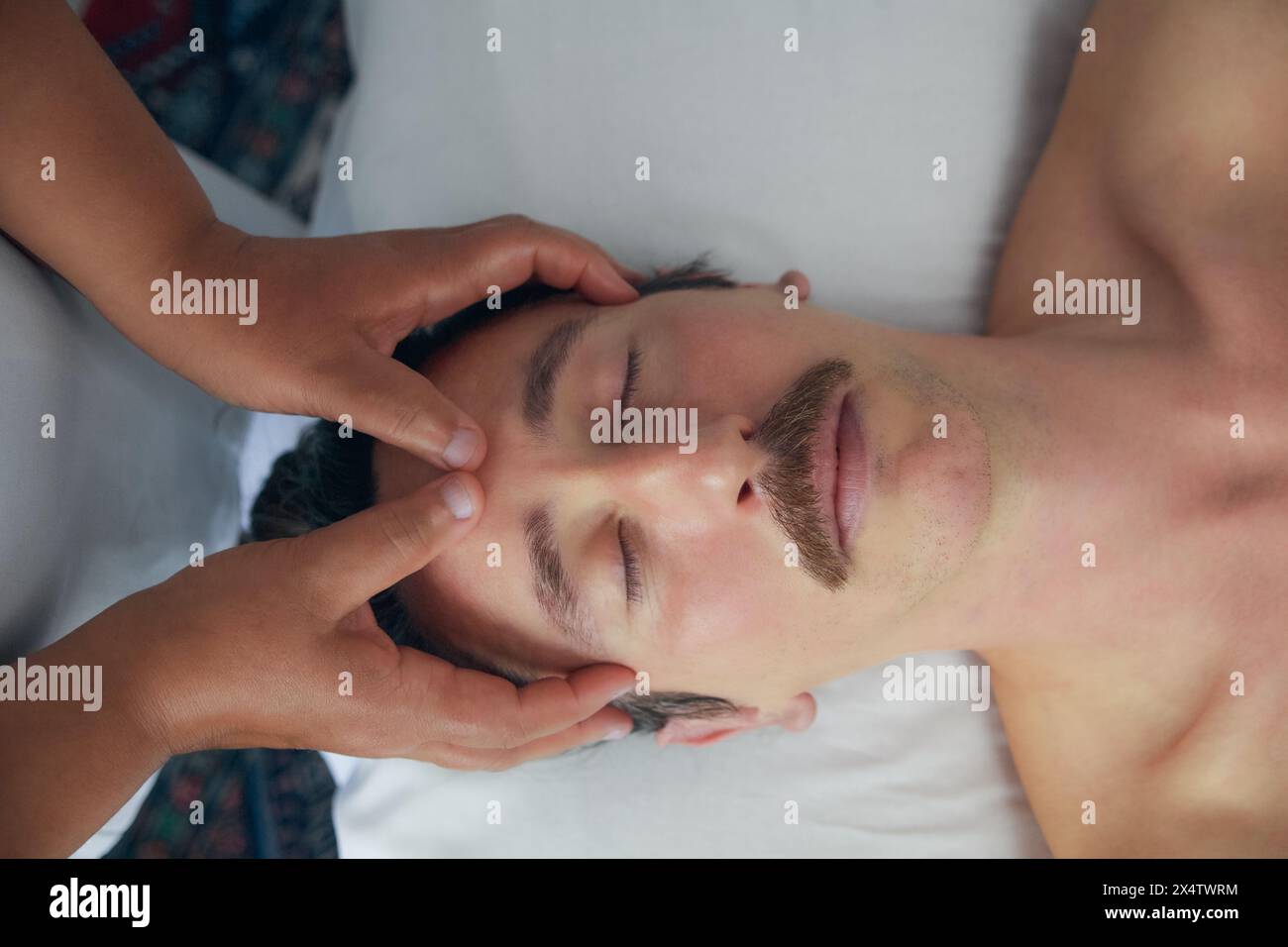 Man relaxing to reduce stress hi-res stock photography and images - Alamy