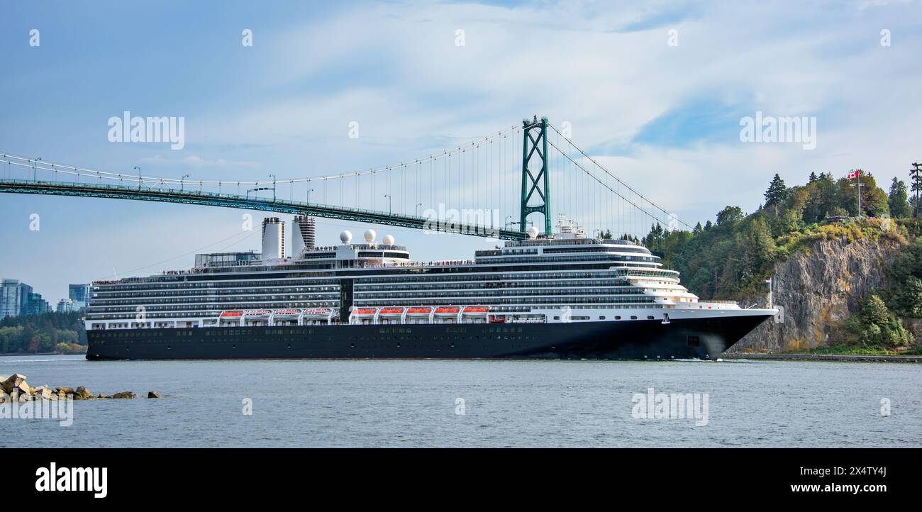 Huge cruise ship passing hi-res stock photography and images - Alamy