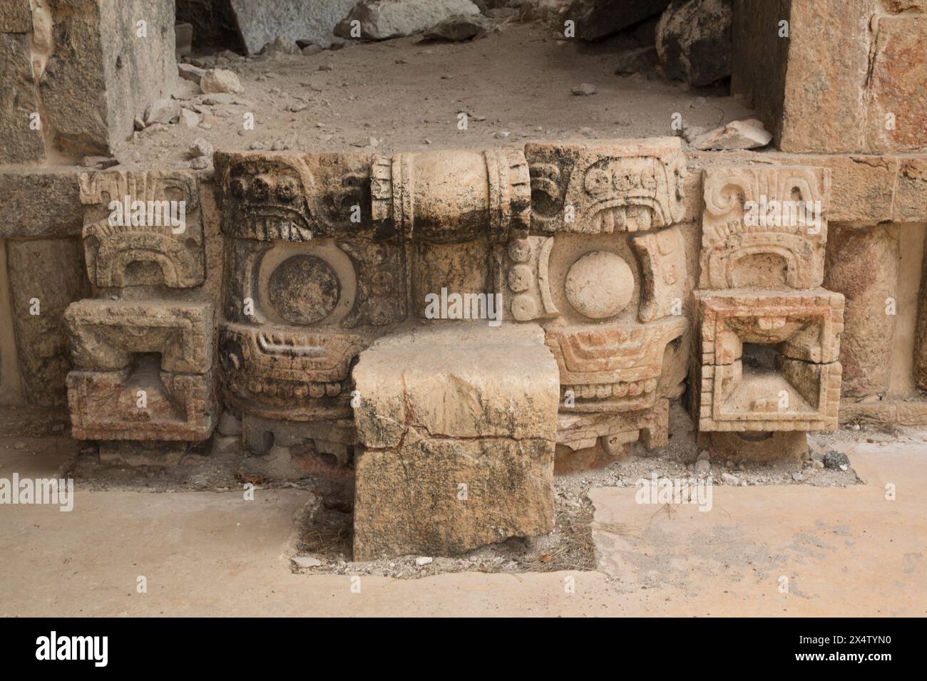 Palace of the Masks (Codz Poop), Kabah Archaeological Site, Mayan Ruins ...