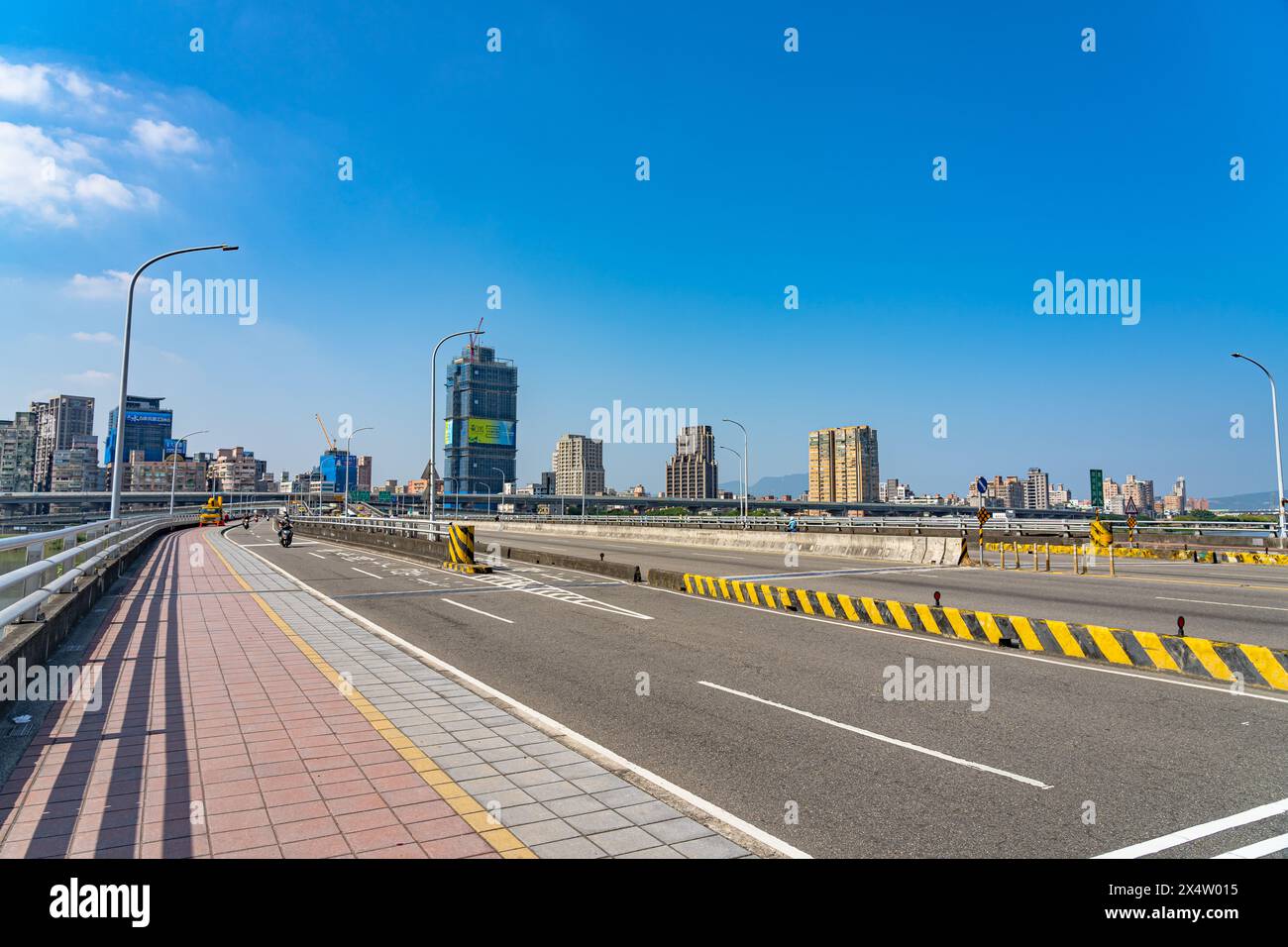 Taipei city traffic scene on Taipei bridge in sunny day, Taipei bridge ...
