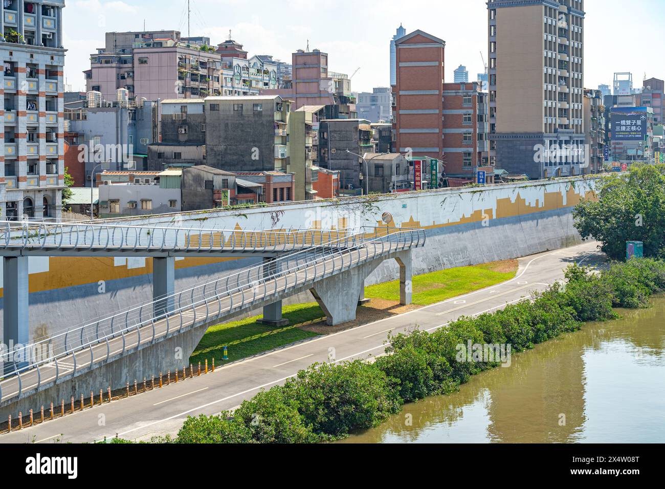 Taipei city traffic scene on Taipei bridge in sunny day, Taipei bridge ...