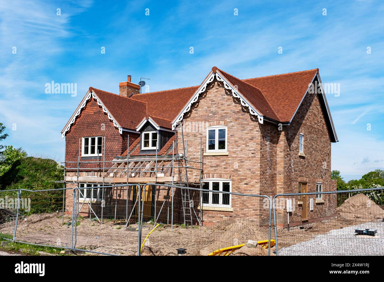 Double fronted house hi-res stock photography and images - Alamy