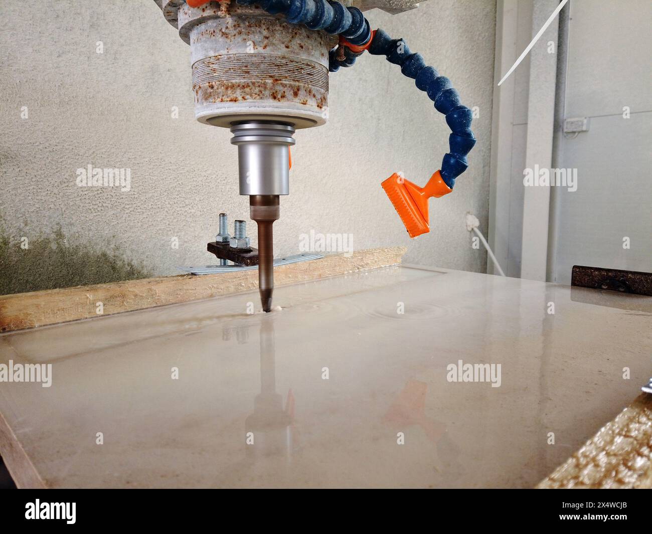 Robotic milling cell hi-res stock photography and images - Alamy