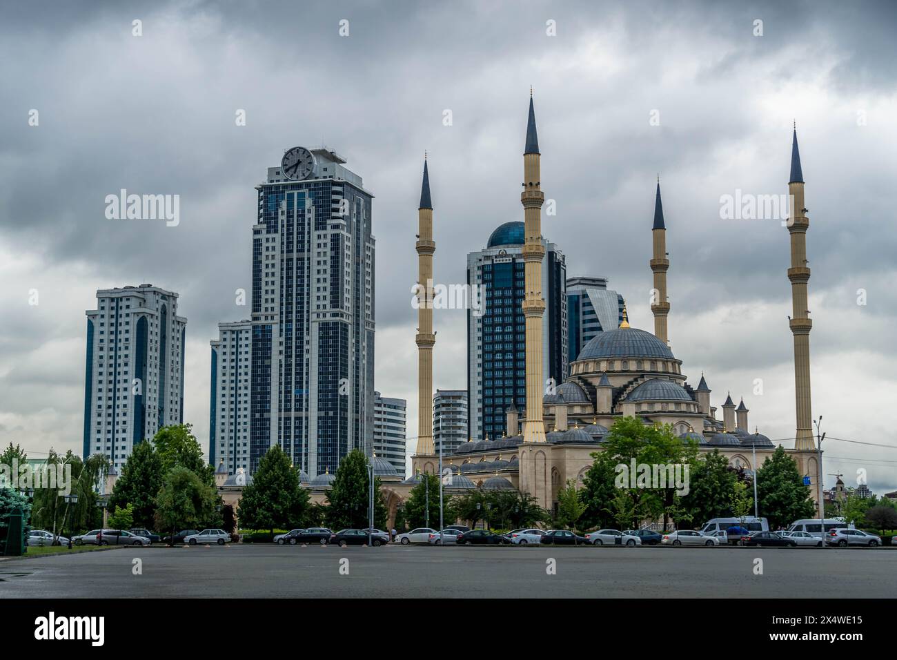 The Grozny City skyscrapers and the "Heart of Chechnya" mosque in the ...