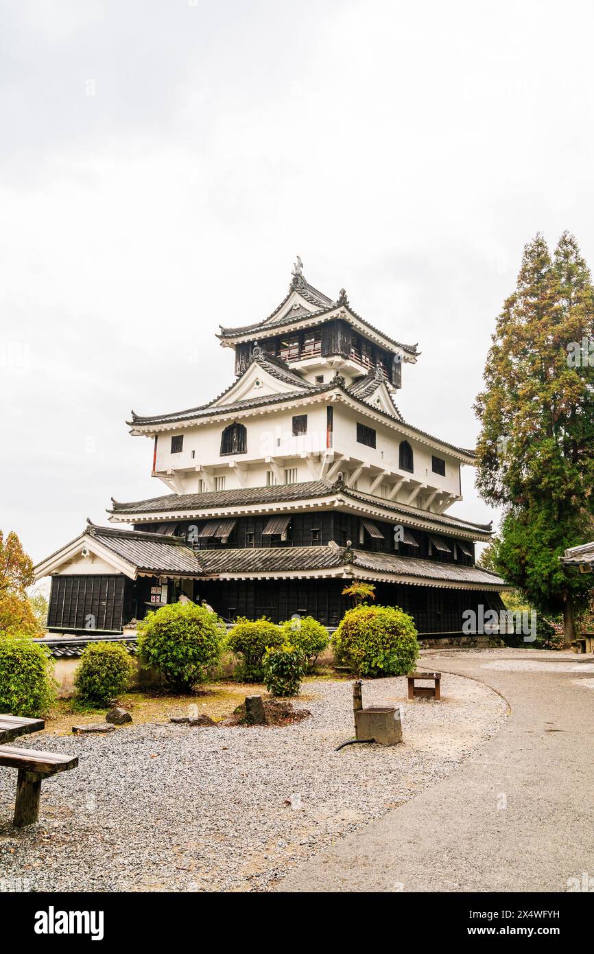 The 1962 concrete reconstruction of the tenshu, main keep, of the ...