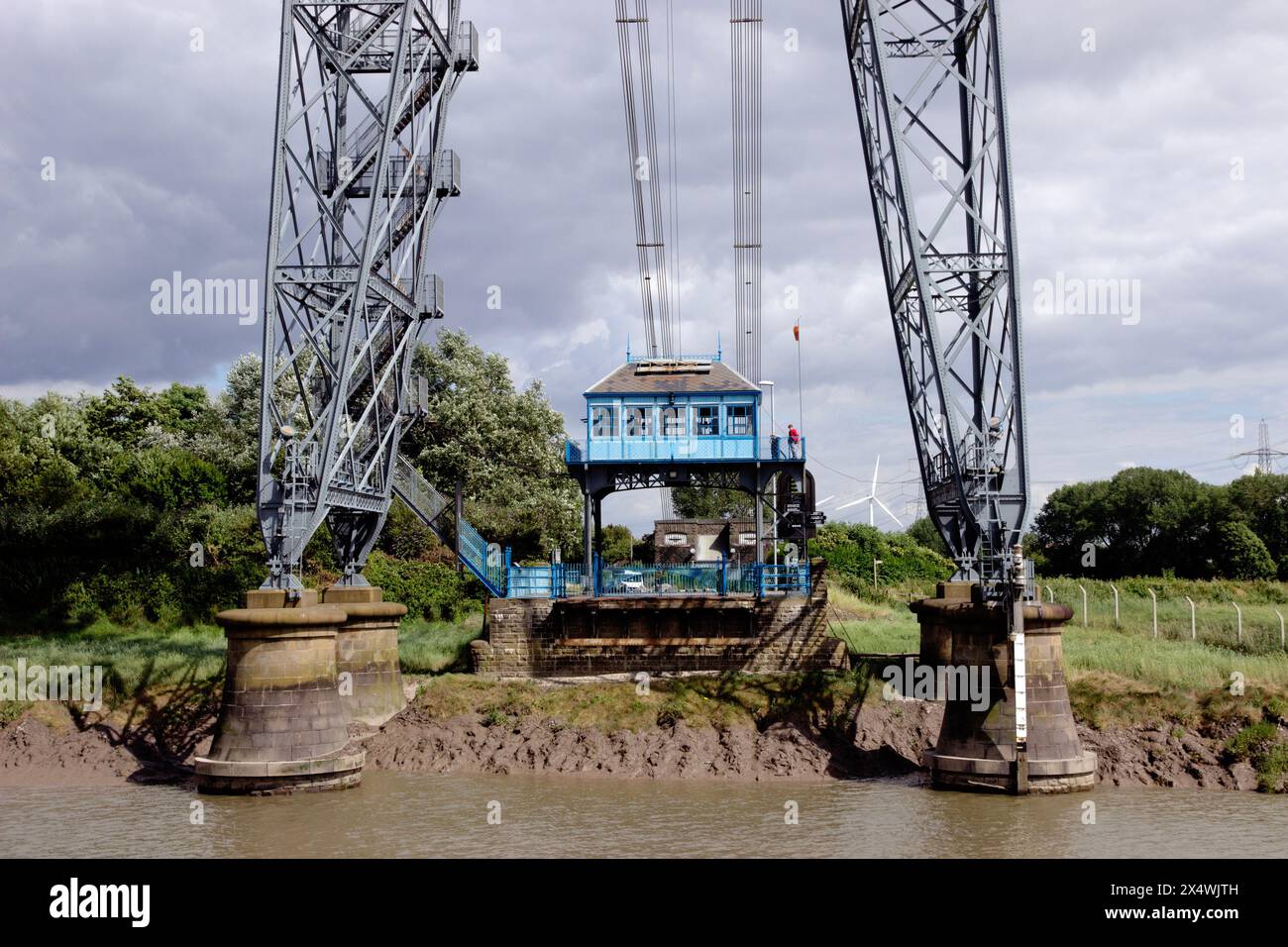 Newport Transporter Bridge, Grade I Listed structure on the river Usk ...