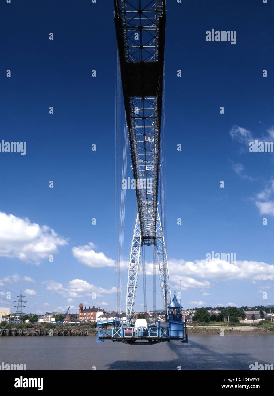 Newport Transporter Bridge, Grade I Listed structure on the river Usk ...