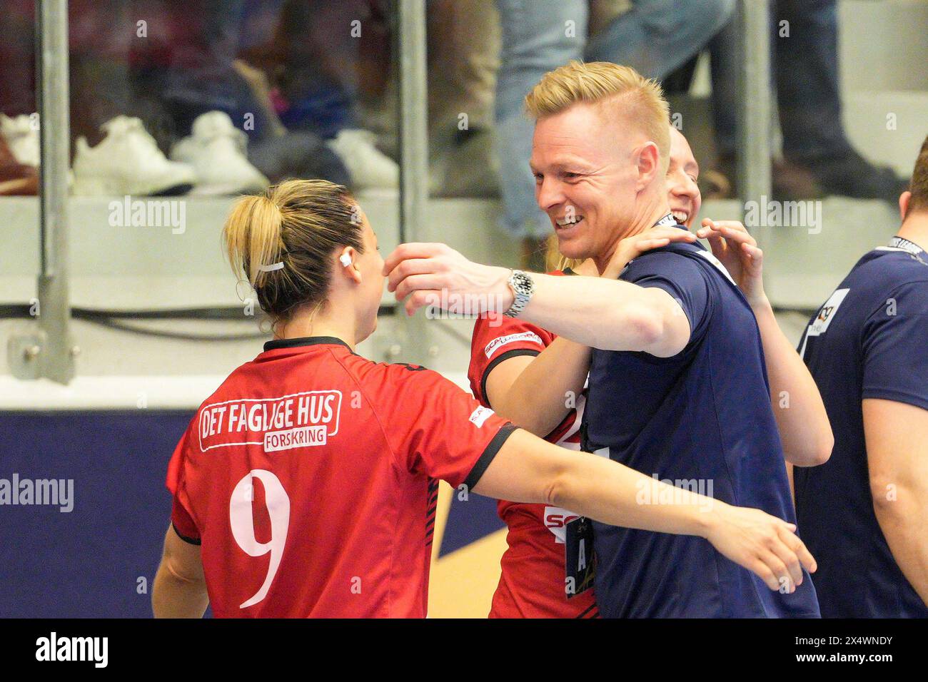 Team hug victory hi-res stock photography and images - Alamy