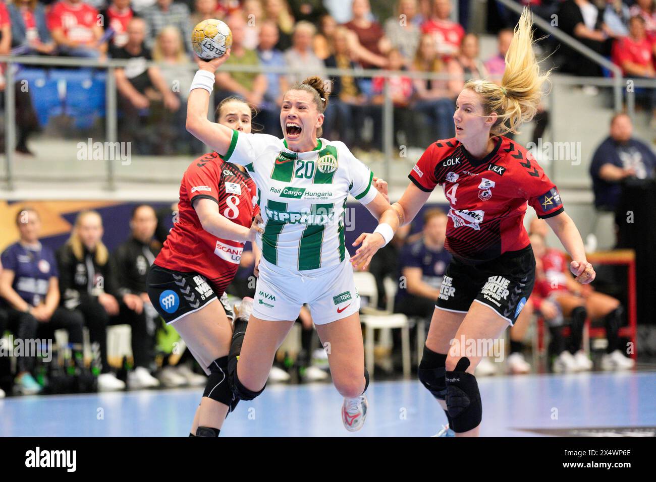 Esbjerg, Denmark. 05th May, 2024. Emily Bölk (20) goes between Live ...