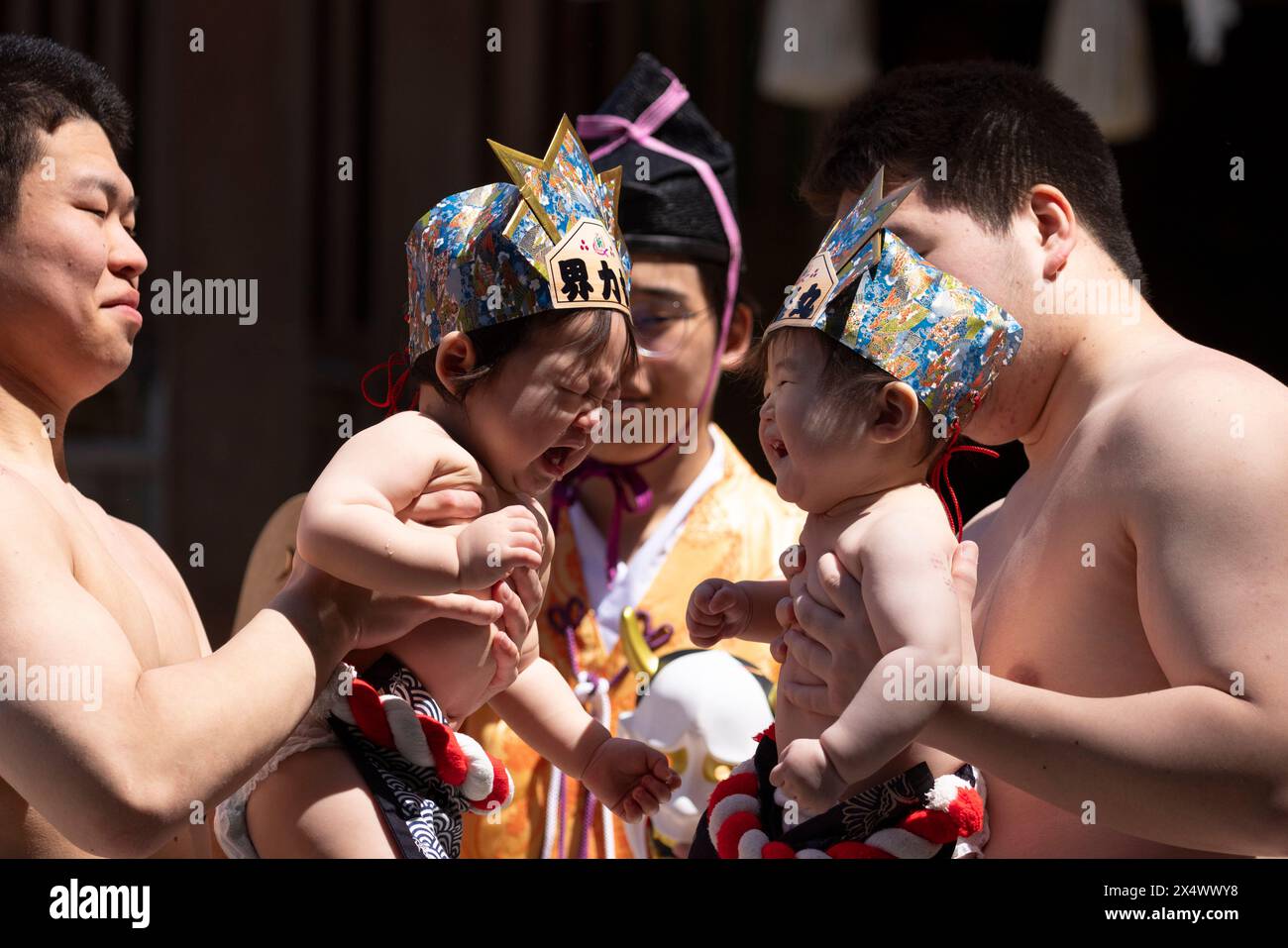 Nakizumo crying baby festival hi-res stock photography and images - Alamy