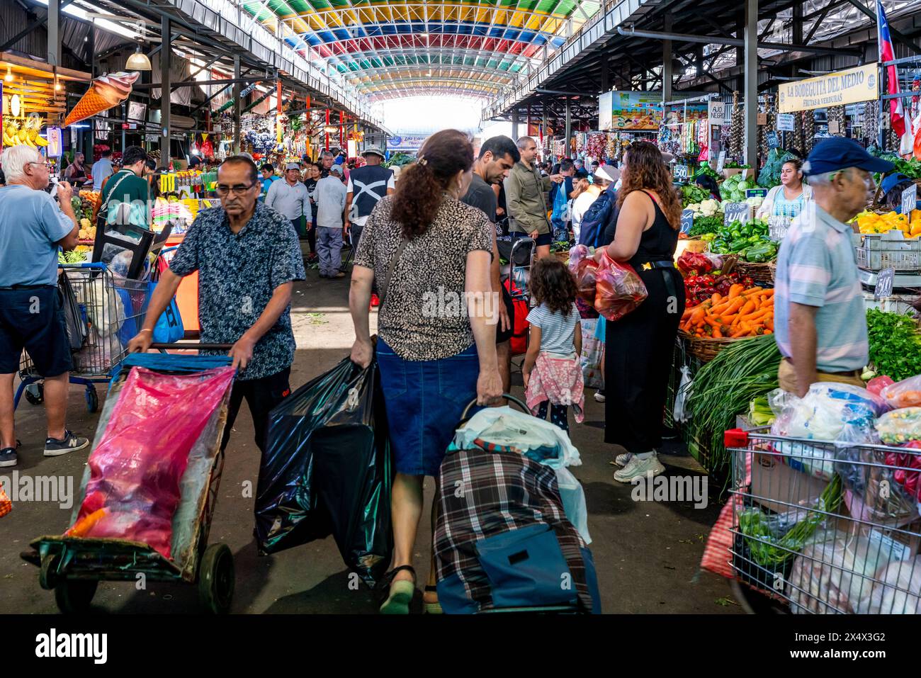 Shopping in santiago hi-res stock photography and images - Alamy