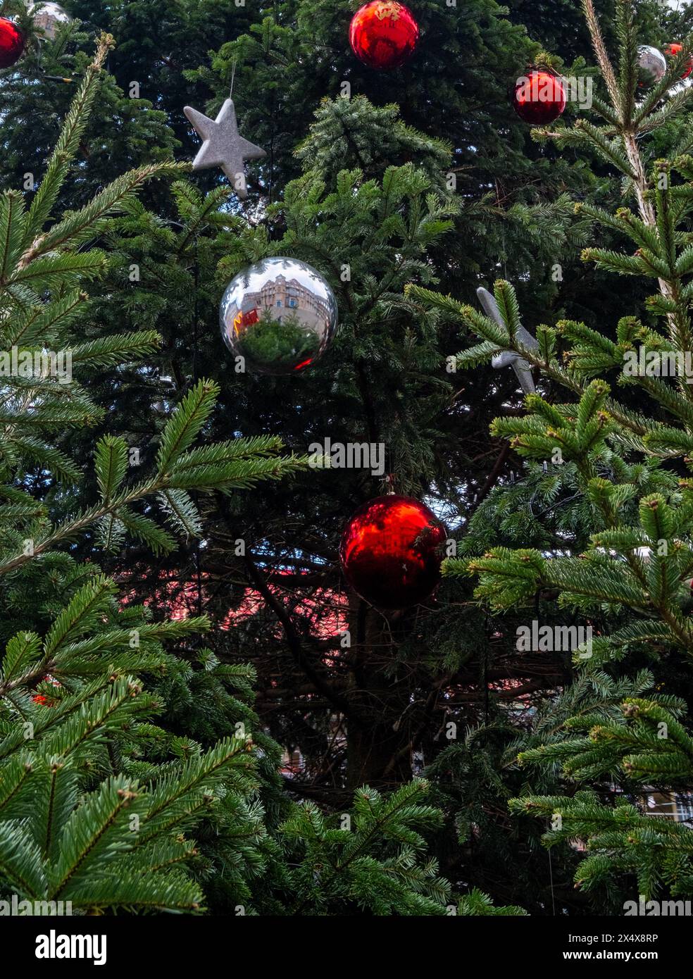Celebration decorations 2025 hi-res stock photography and images - Alamy