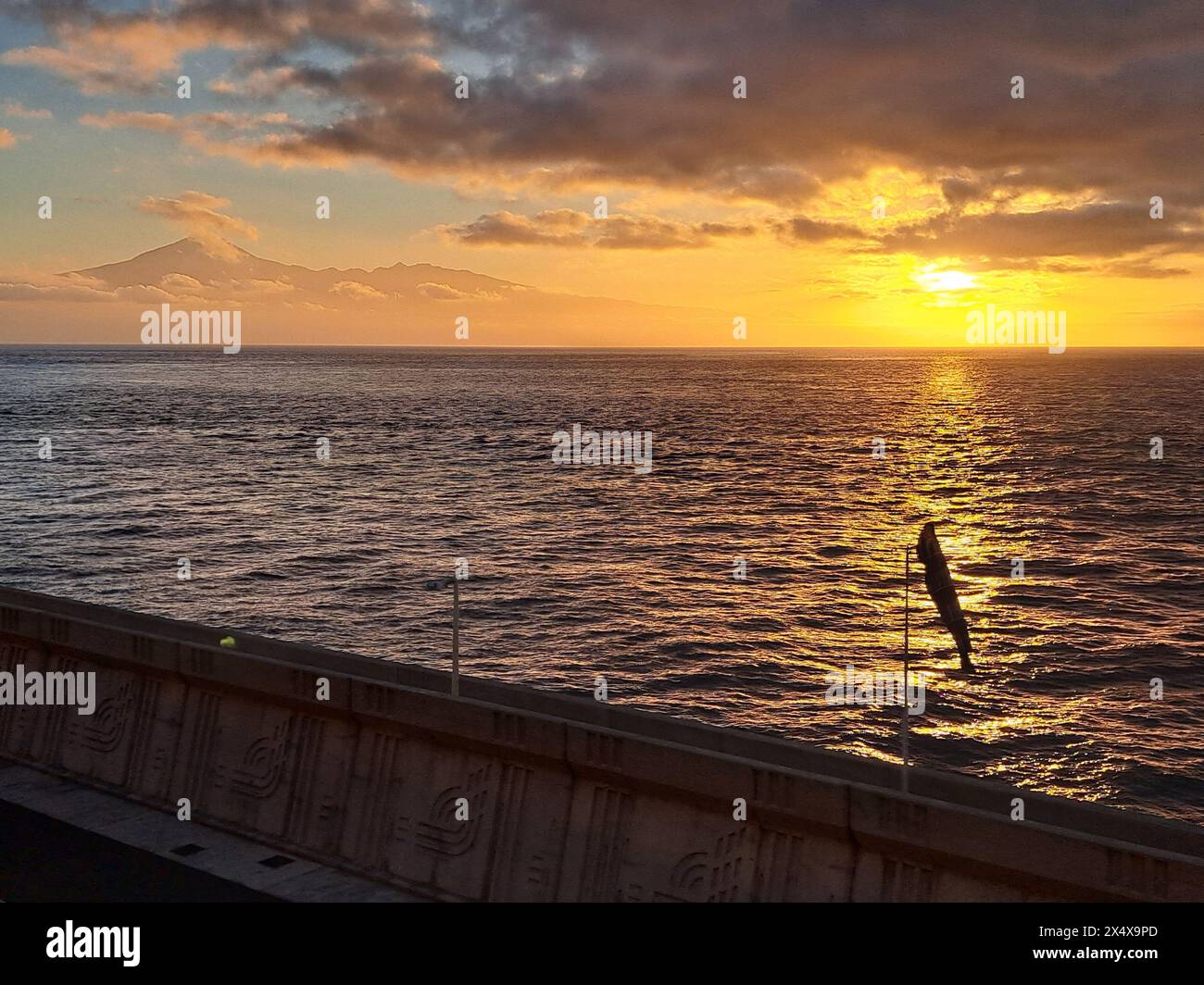 Teneriffa im hintergrund hi-res stock photography and images - Alamy