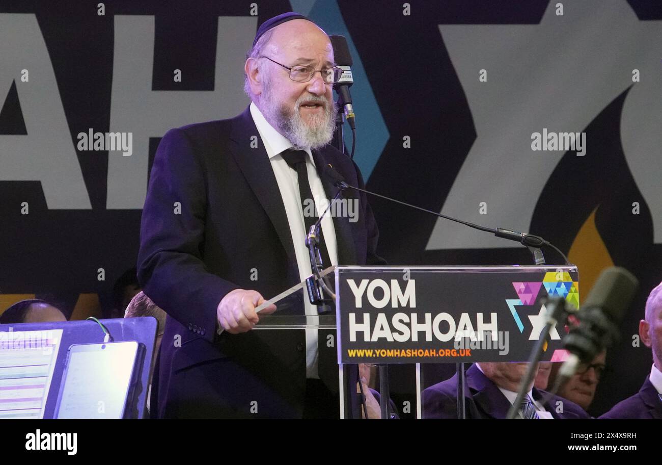Chief Rabbi Sir Ephraim Mirvis speaks during the Yom Hashoah National ...