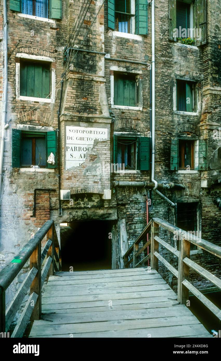 Jewish ghetto venice bridge hi-res stock photography and images - Alamy