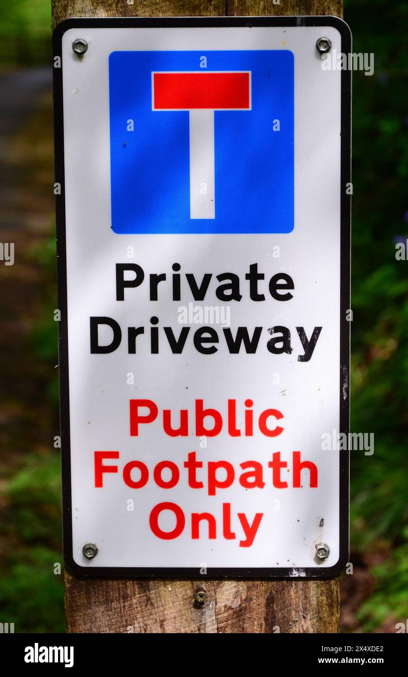 Sign, signage, private driveway, public footpath only Stock Photo - Alamy