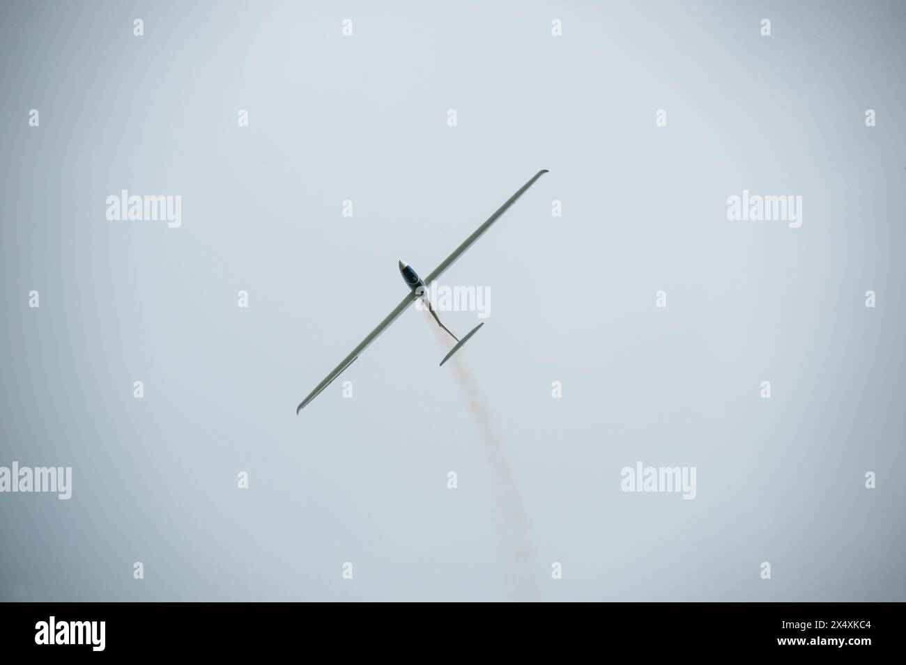 Glider air plane SE-UTM DG 1000T performing a display Stock Photo - Alamy