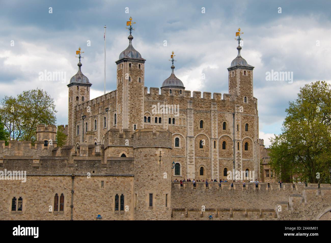 The imposing Tower of London, Tower Hill, London Stock Photo - Alamy
