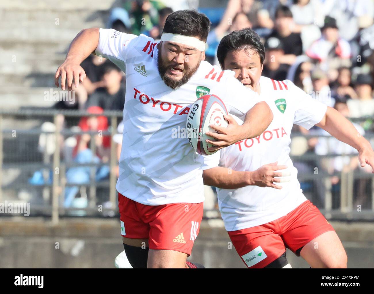 Tokyo, Japan. 5th May, 2024. Toyota Verblitz prop Genki Sudo carries ...