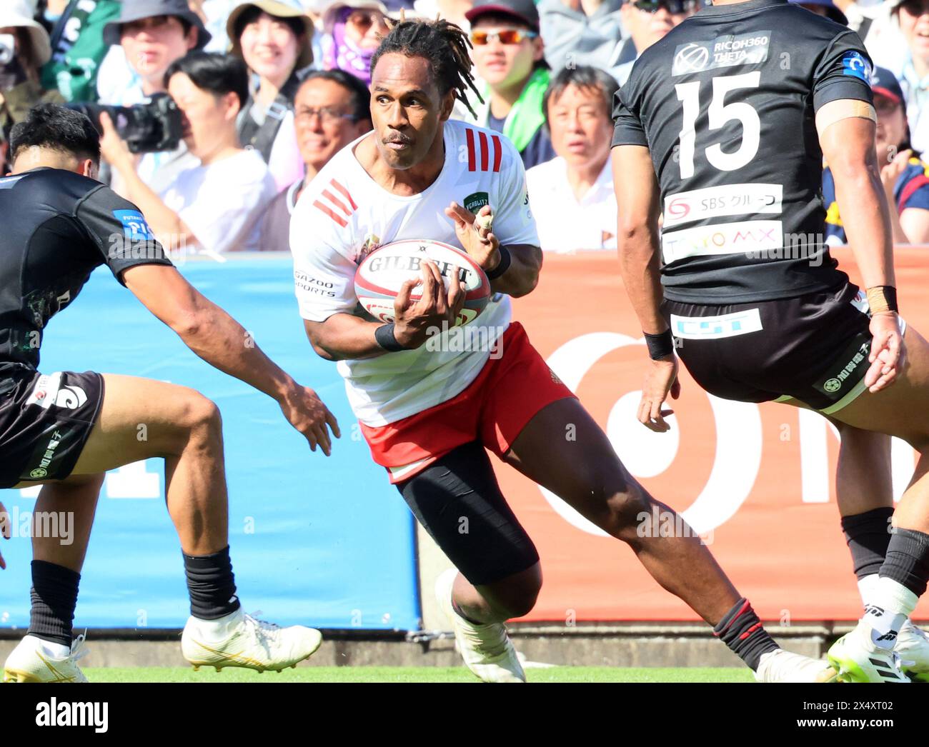 Tokyo, Japan. 5th May, 2024. Toyota Verblitz lock Isiah Mapusua carries ...