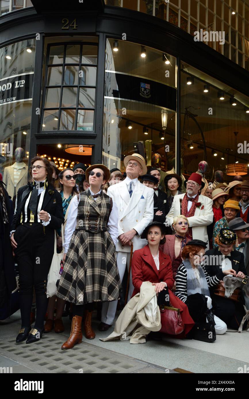 The Fourth Grand Flaneur Walk – Sunday 5th May, 2024, commenced at ...