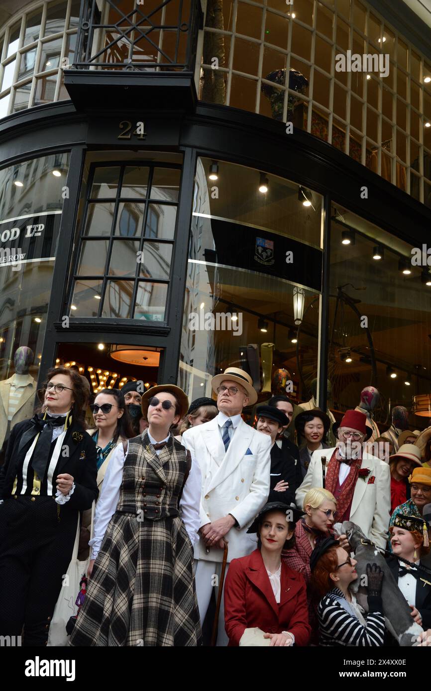 The Fourth Grand Flaneur Walk – Sunday 5th May, 2024, commenced at ...