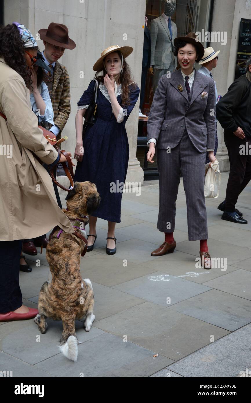 The Fourth Grand Flaneur Walk – Sunday 5th May, 2024, commenced at ...