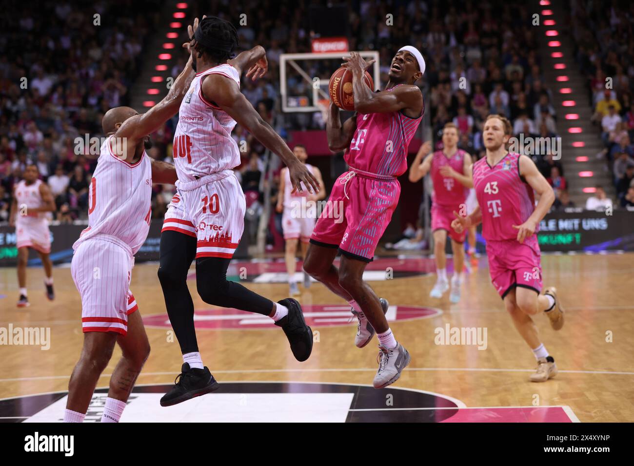 Darius perry wuerzburg baskets hi-res stock photography and images - Alamy