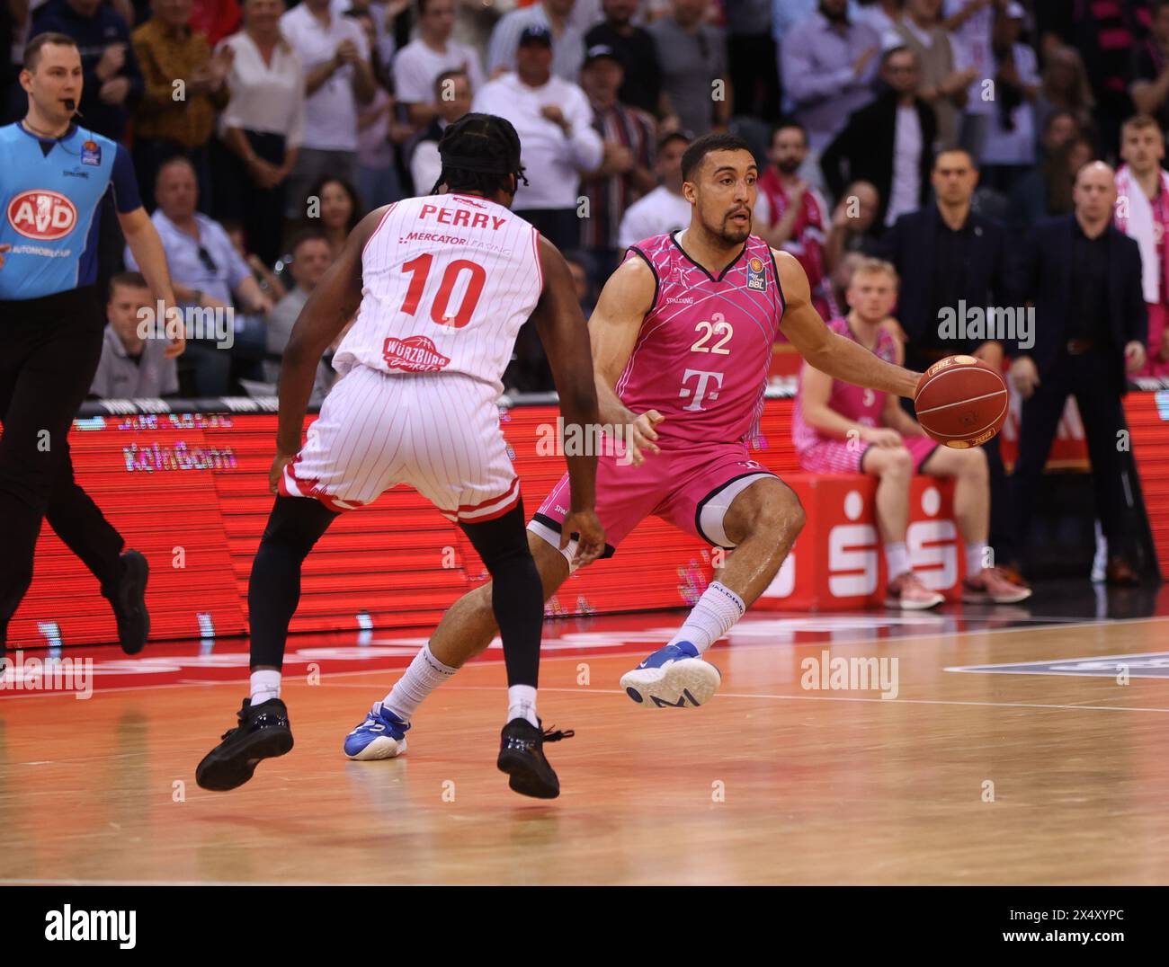 Darius perry wuerzburg baskets hi-res stock photography and images - Alamy