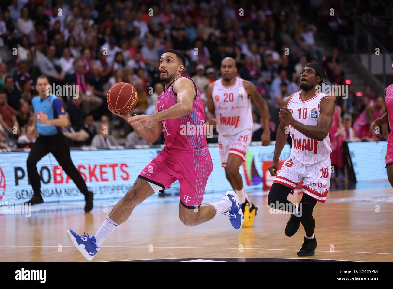 Darius perry wuerzburg baskets hi-res stock photography and images - Alamy