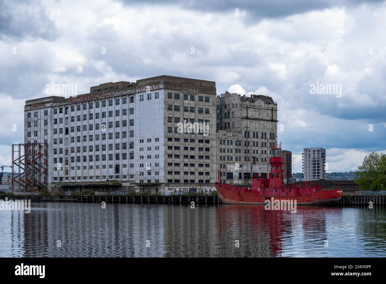 Quay mills hi-res stock photography and images - Alamy