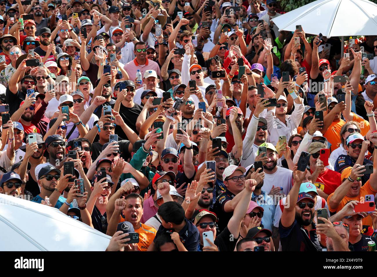Miami grand prix crowd hi-res stock photography and images - Alamy