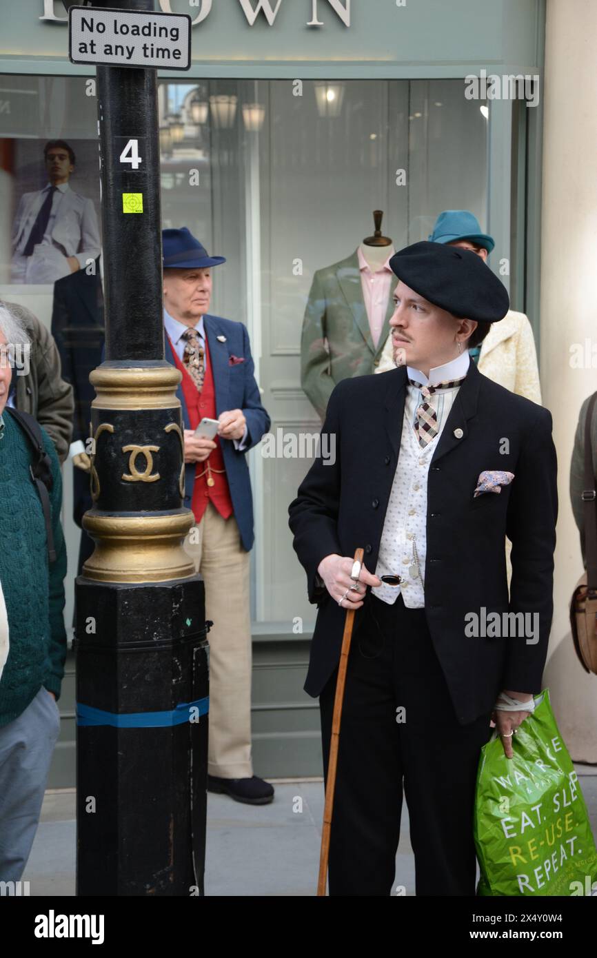 The Fourth Grand Flaneur Walk – Sunday 5th May, 2024, commenced at ...