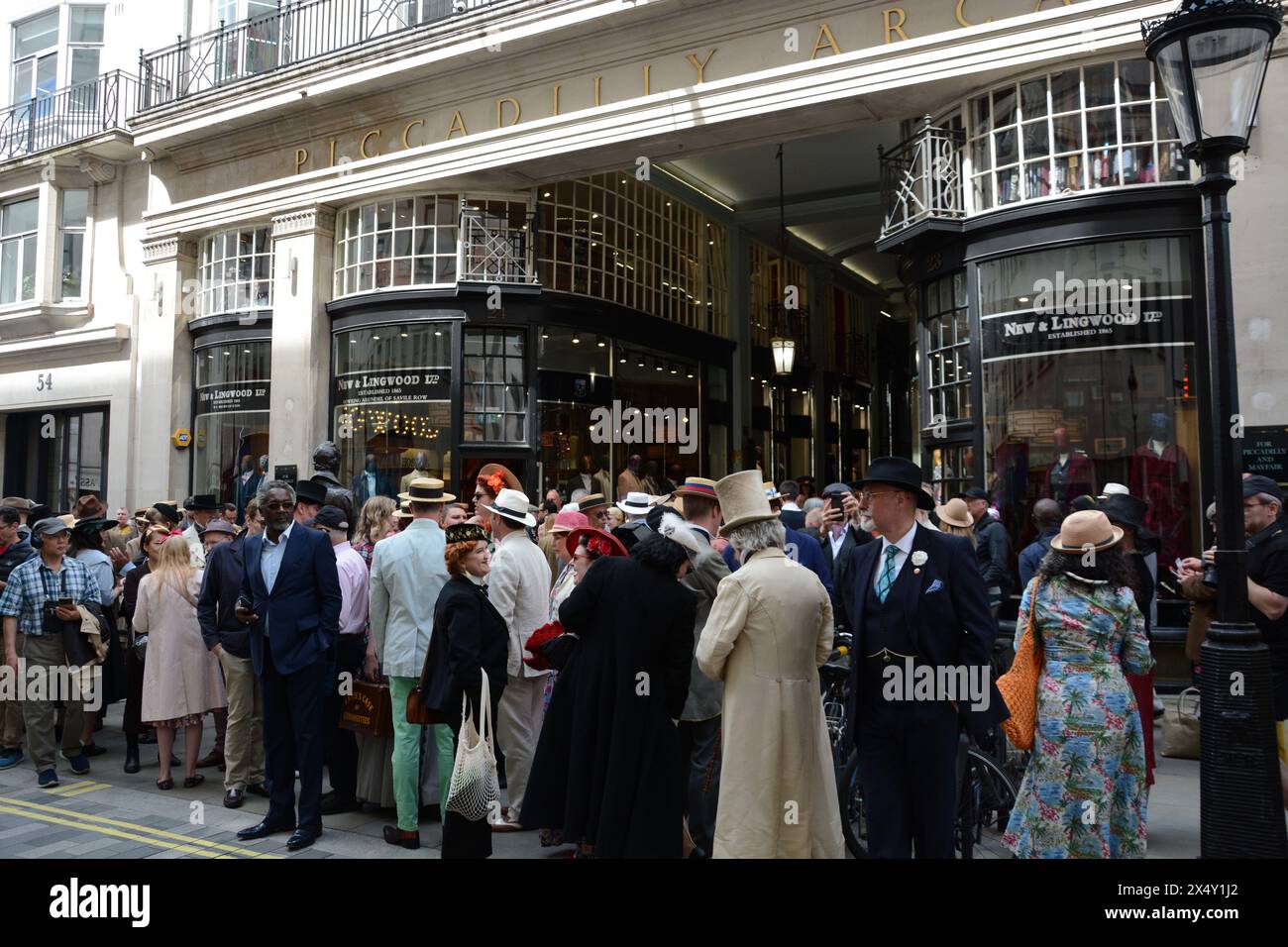 The Fourth Grand Flaneur Walk – Sunday 5th May, 2024, commenced at ...