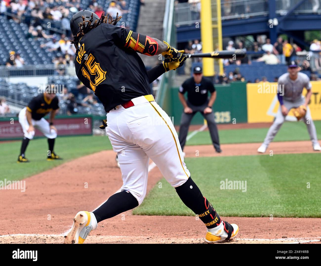 O'neil cruz pirates hi-res stock photography and images - Alamy