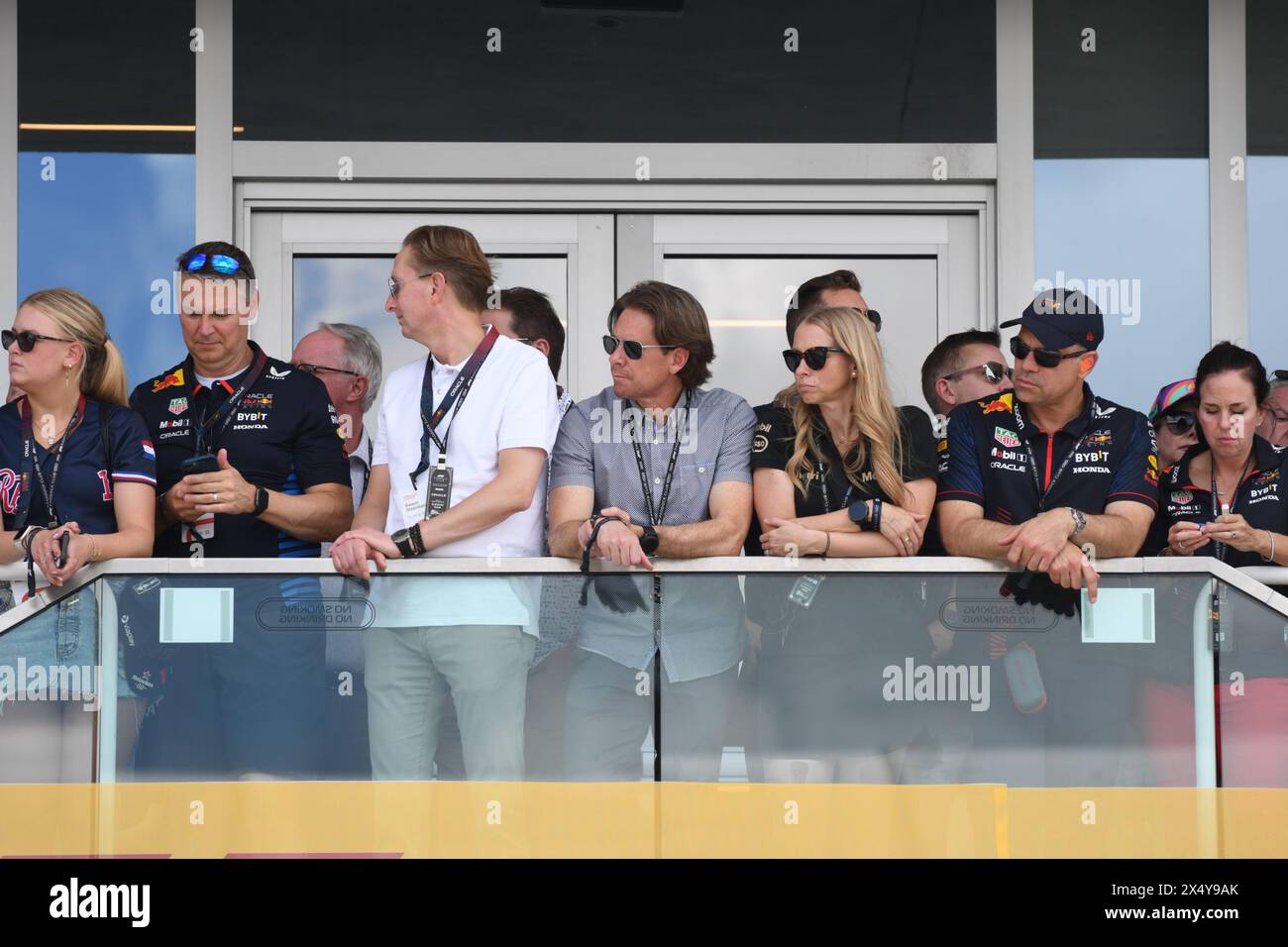 F1 grid line up hi-res stock photography and images - Alamy