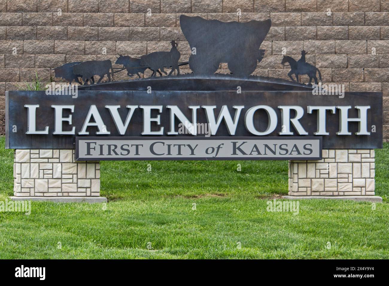 Welcome Sign at the entrance of Historic Leavenworth KS First City of ...